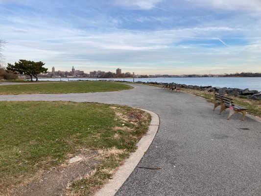 CLASON POINT PARK - Updated September 2025 - 18 Photos - Clason Point ...
