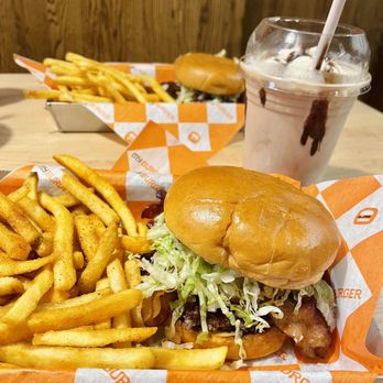 MY BURGER - EDEN PRAIRIE - Updated October 2025 - 16 Photos & 18 ...