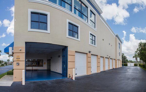 THE LOCK UP SELF STORAGE - Updated August 2025 - 995 Golden Gate Pkwy ...