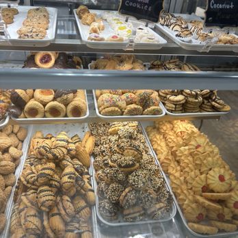 D’AMICO & SONS ITALIAN MARKET & BAKERY - Updated November 2024 - 175 ...