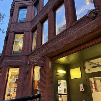 TRIDENT BOOKSELLERS & CAFÉ - Updated February 2025 - 1048 Photos & 2130 ...