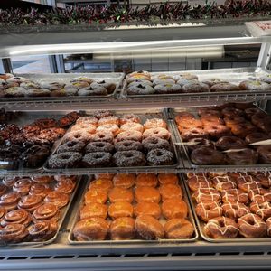 DEE’S DONUTS - 346 Photos & 431 Reviews - 6401 N Durango Dr, Las Vegas ...