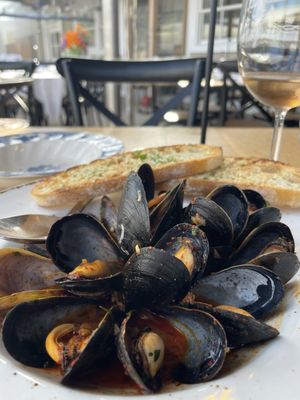 MOLO - Updated June 2024 - 66 Photos & 60 Reviews - 251 Shipyard Way ...