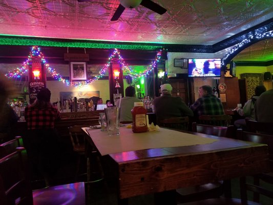 DOUG’S PRETTY GOOD PUB - 94 Photos & 124 Reviews - 54 Main St, Cold ...
