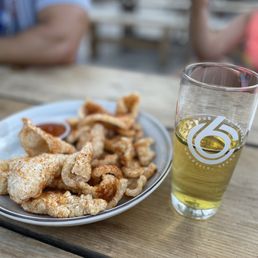 SIX CAR PUB & BREWERY - Updated March 2025 - 197 Photos & 213 Reviews ...