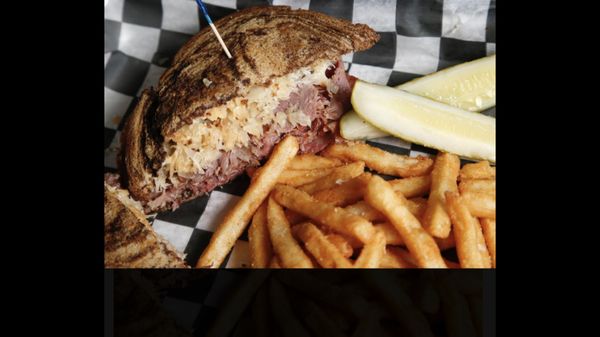 ARENA PUB AND GRILL - Updated August 2024 - 11 Photos & 12 Reviews ...