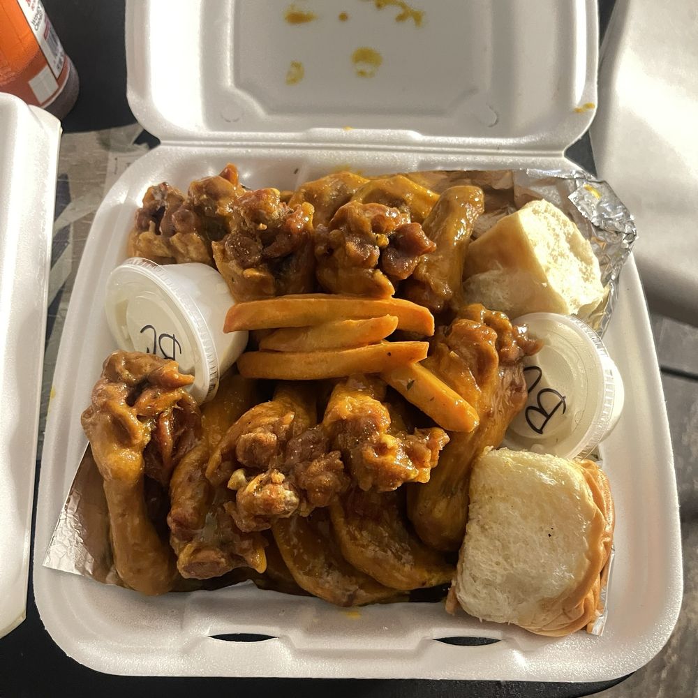 CRUMPYS MIDTOWN - Updated December 2025 - 1607 Madison Ave, Memphis ...