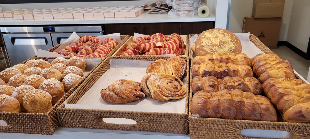 ÔFAURIA - 13 Photos - 3417 Boulevard le Carrefour, Laval, Quebec ...