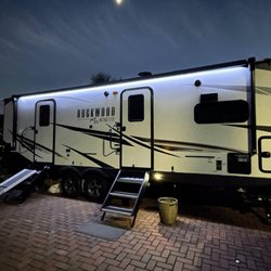 LAZYDAYS RV OF TAMPA - 183 Photos & 477 Reviews - 6130 Lazy Days Blvd ...