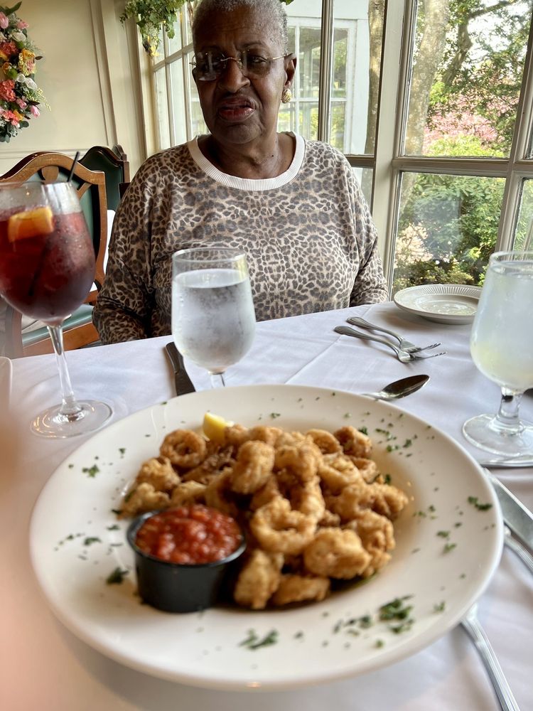 THE SMITHVILLE INN - New American Restaurant at 1 N New York Rd ...