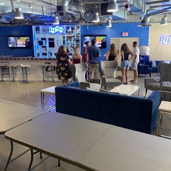 ZAPPOS TOUR EXPERIENCE - Updated October 2025 - 731 Photos & 39 Reviews ...