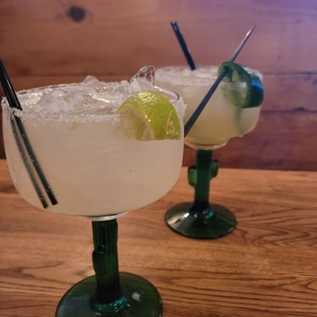 OFF THE BROOK - Updated July 2024 - 73 Photos & 60 Reviews - 1810 ...