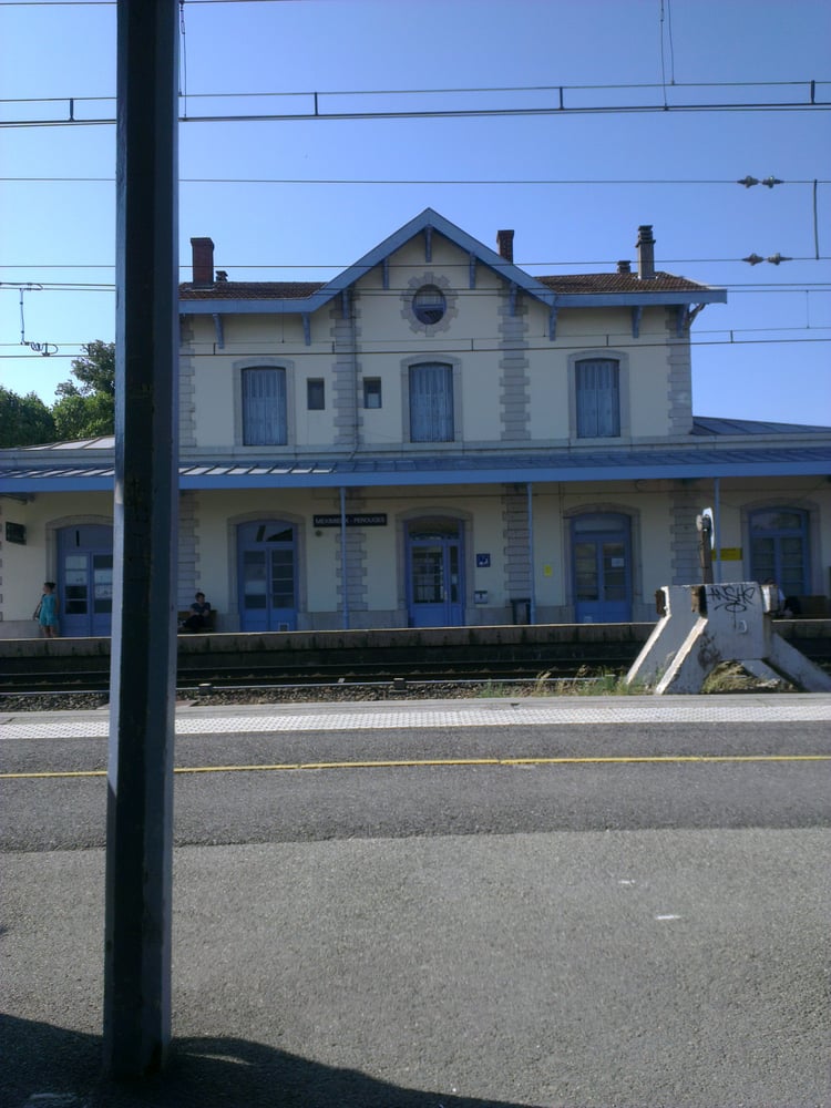 GARE SNCF DE MEXIMIEUX-PÉROUGES - 2 avenue de Verdun, Meximieux ...
