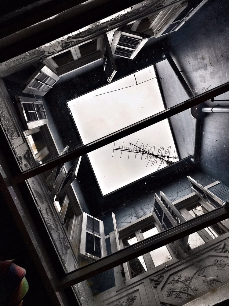 LITTERED WITH BOOKS - Updated July 2025 - 10 Photos & 14 Reviews - 20 ...