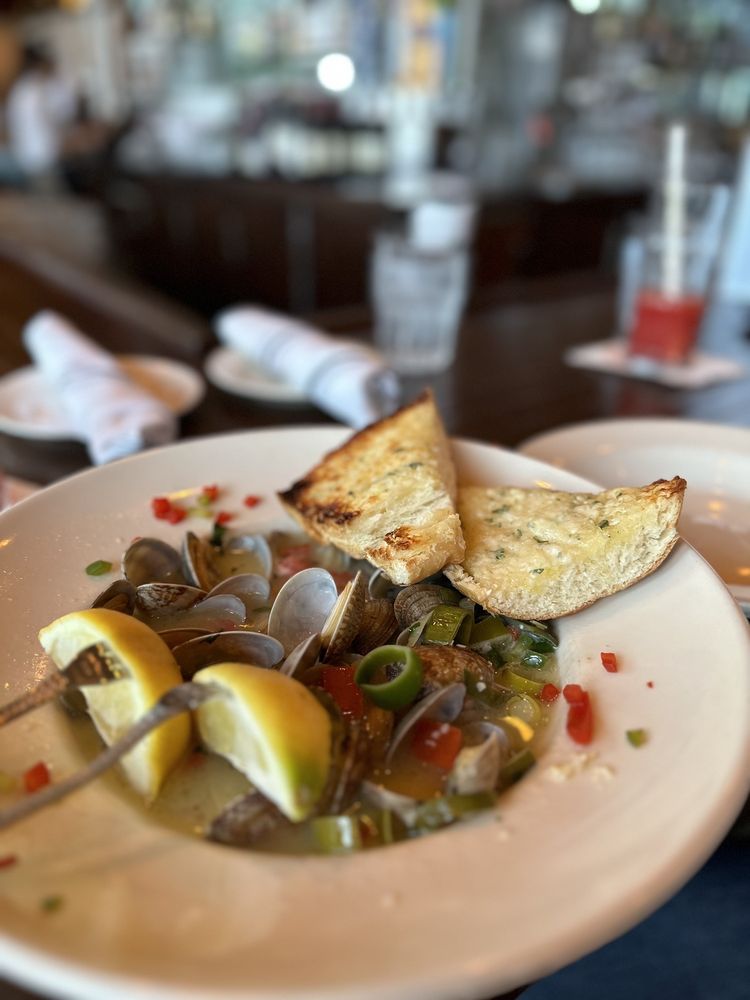 GAR WOODS GRILL & PIER - 1507 Photos & 1440 Reviews - 5000 N Lake Blvd ...