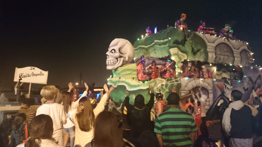 LOUISIANA IRISH-ITALIAN PARADE - Updated December 2025 - 47 Photos ...