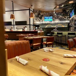 MONEYLINE PIZZA & BAR - Updated August 2024 - 1284 Photos & 978 Reviews ...