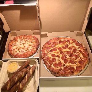 PLANK’S ON BROADWAY - 51 Photos & 81 Reviews - Pizza - 4022 Broadway ...