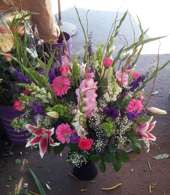 MONTECITO FLOWERS - 14 Photos & 22 Reviews - 1200 Coast Village Rd ...