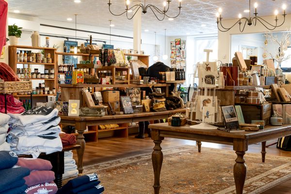 PLIMOTH GENERAL STORE - Updated August 2025 - 17 Photos - 44 Main St ...