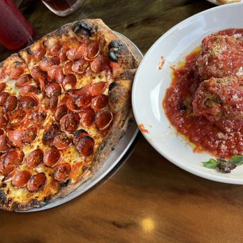 GROUNDLING PIZZA - Updated November 2025 - 105 Photos & 81 Reviews ...