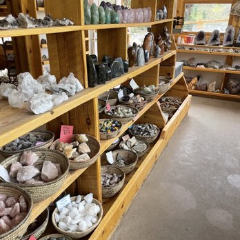 RED ROSE ROCK SHOP & MUSEUM - Updated July 2025 - 177 Photos & 50 ...