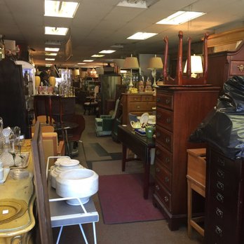 BROWNSTONE ANTIQUES AND COLLECTIBLES - Updated December 2025 - 19 ...