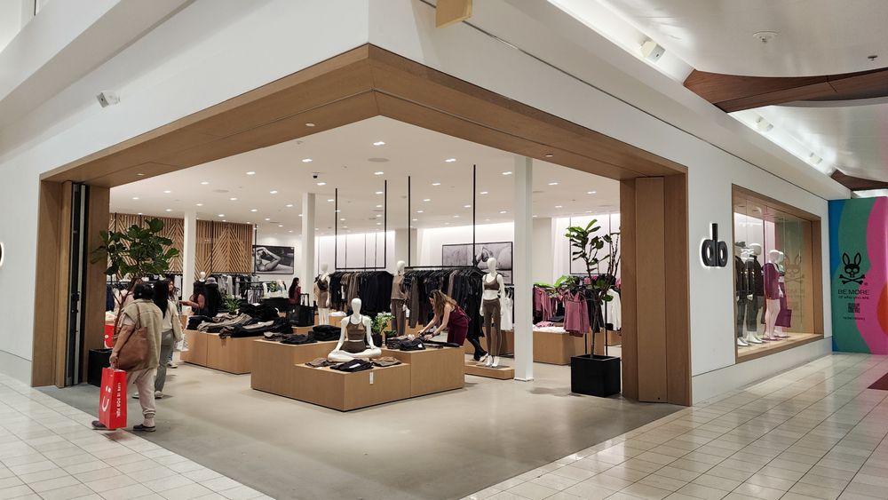 ALO - Updated September 2025 - 23 Photos & 35 Reviews - 6600 Topanga ...