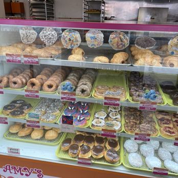 AMY’S DONUTS - Updated December 2024 - 653 Photos & 891 Reviews - 2704 ...