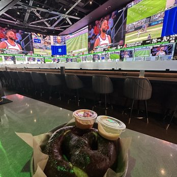 DRAFTKINGS SPORTSBOOK AT WRIGLEY FIELD - Updated January 2026 - 84 ...