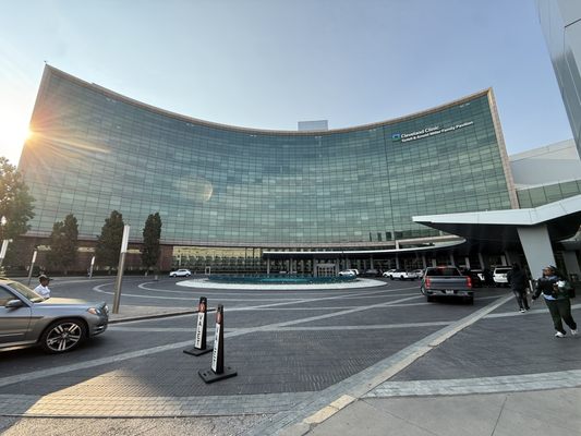 CLEVELAND CLINIC MAIN CAMPUS - Updated December 2025 - 88 Photos & 338 ...