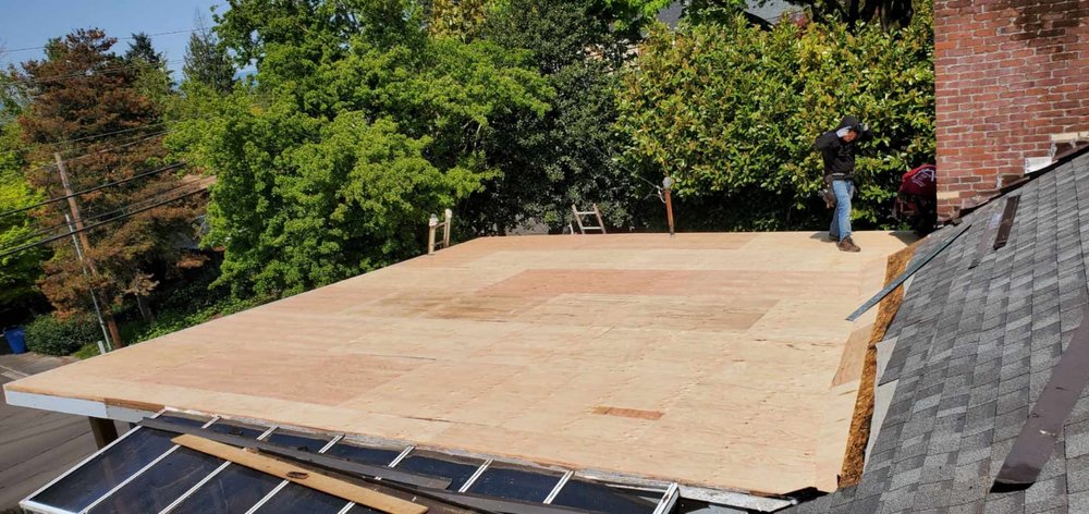 FRIENDS ROOFING AND REMODEL - Updated July 2024 - 32 Photos - Vancouver ...