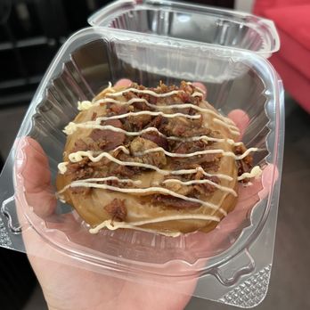 OUTCAST DOUGHNUTS - Updated May 2024 - 140 Photos & 94 Reviews - 104 W ...