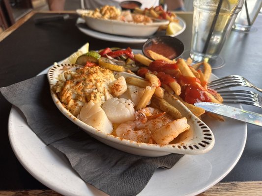 WHITE ROSE BAR AND GRILL - Updated October 2025 - 233 Photos & 379 ...