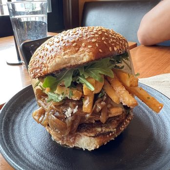 ROAM ARTISAN BURGERS - Updated November 2024 - 1614 Photos & 1447 ...