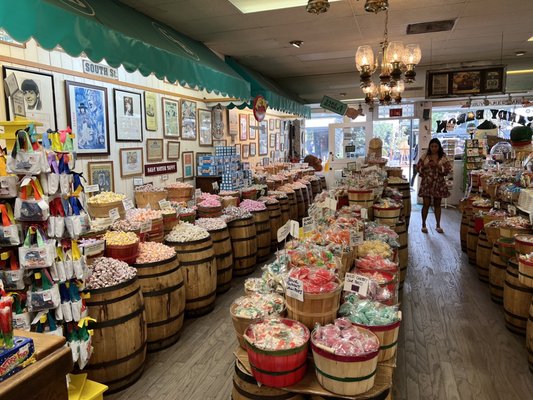 CANDY BARON - Updated January 2025 - 196 Photos & 152 Reviews - 231 ...