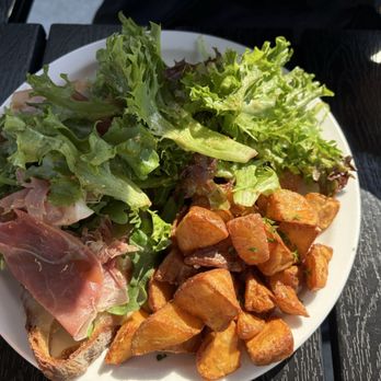 MAGPIE DINER - Updated August 2025 - 244 Photos & 188 Reviews - 85 West ...