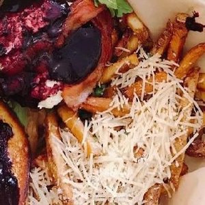 THE BURGER DIVE - 245 Photos & 482 Reviews - Burgers - 114 N 27th St ...