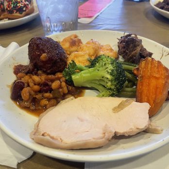 SHADY MAPLE SMORGASBORD - Updated March 2025 - 1450 Photos & 1253 ...