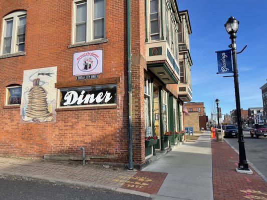 THREAD CITY DINER - Updated June 2025 - 42 Photos & 82 Reviews - 931 ...