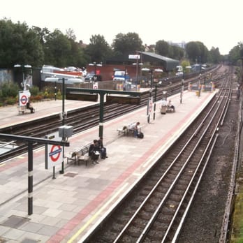 FINCHLEY CENTRAL STATION - Updated October 2025 - 11 Photos - Regents ...