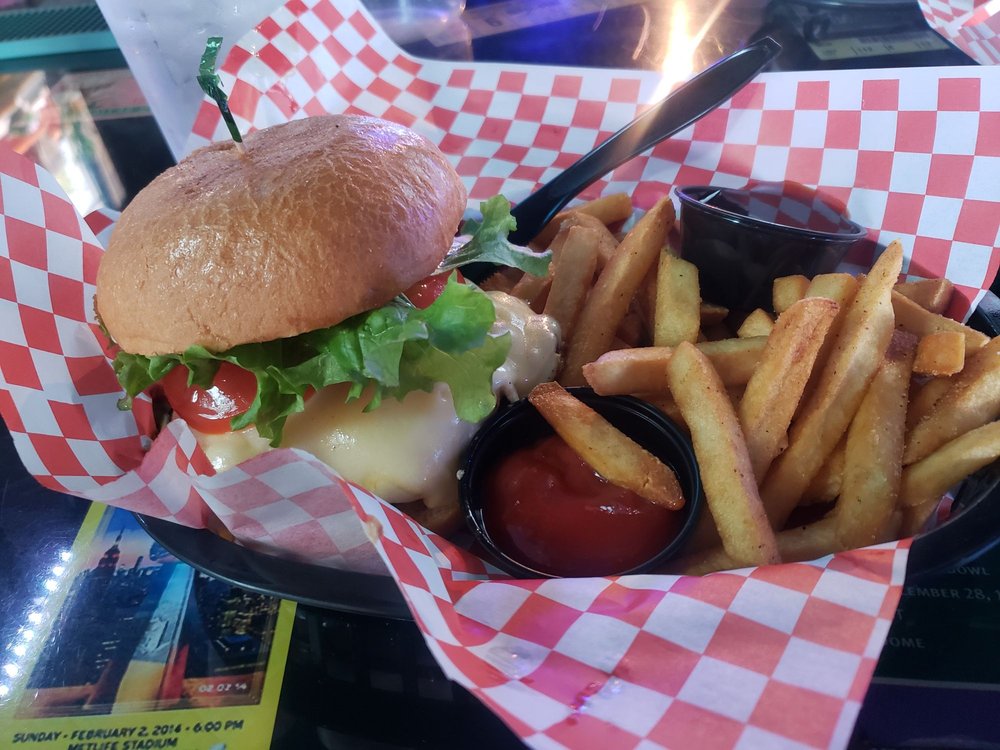 THE TICKET SPORTS BAR & GRILL - 70 Photos & 51 Reviews - 2617 Pat ...