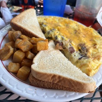 OFF THE RAIL CAFE - Updated October 2024 - 28 Photos & 39 Reviews - 220 ...