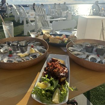 PIER 52 - Updated August 2025 - 186 Photos & 90 Reviews - 52 Ferry St ...