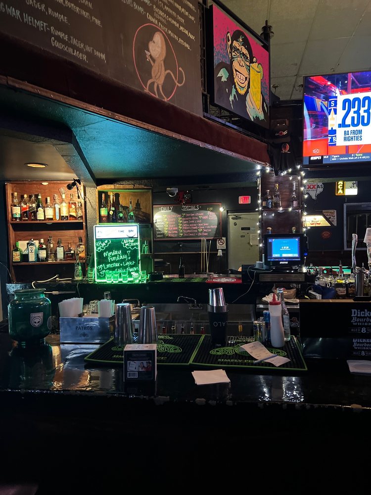 THE THREE LEGGED MONKEY - Updated August 2024 - 24 Photos & 43 Reviews ...