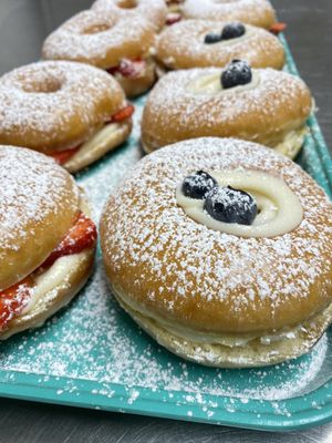 K & J DONUTS - Updated February 2025 - 32 Photos & 23 Reviews - 114 ...