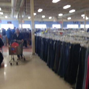GOODWILL - BLOOMINGTON - Updated December 2025 - 10 Photos & 36 Reviews ...