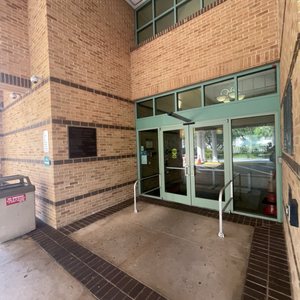 COLLIER COUNTY PUBLIC LIBRARY - Updated November 2025 - 72 Photos & 18 ...