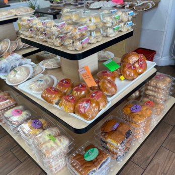 LAGUNA BAKERY & FILIPINO FOOD - Updated December 2025 - 196 Photos & 90 ...