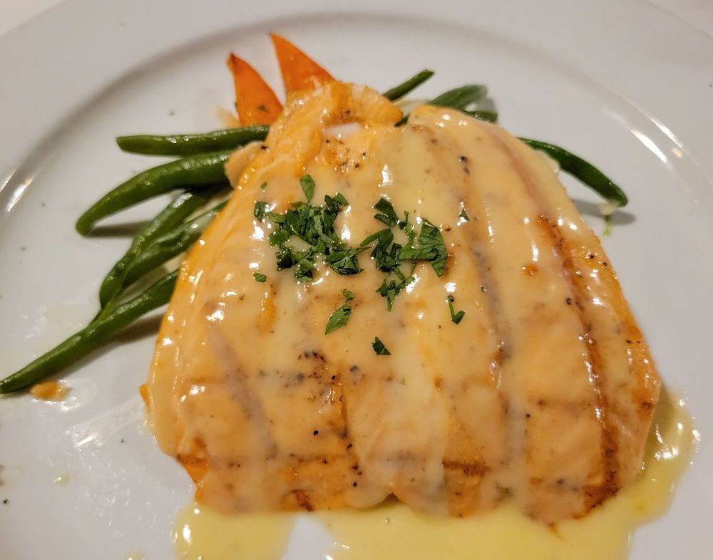 RUSSELL’S RESTAURANT - Updated August 2024 - 451 Photos & 556 Reviews ...